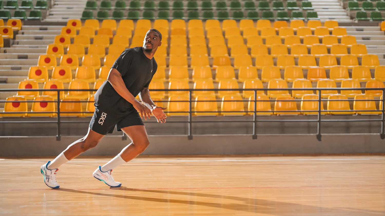 Marque | Asics innove avec la nouvelle Netburner Ballistic FF 4 et la ...